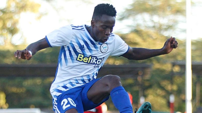 How Achesa is making a killing from his chicken-rearing side hustle ...