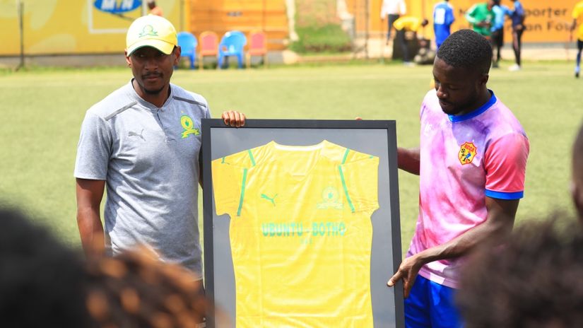 Mamelodi Sundowns coach completes five-day visit to Uganda's KCCA ...