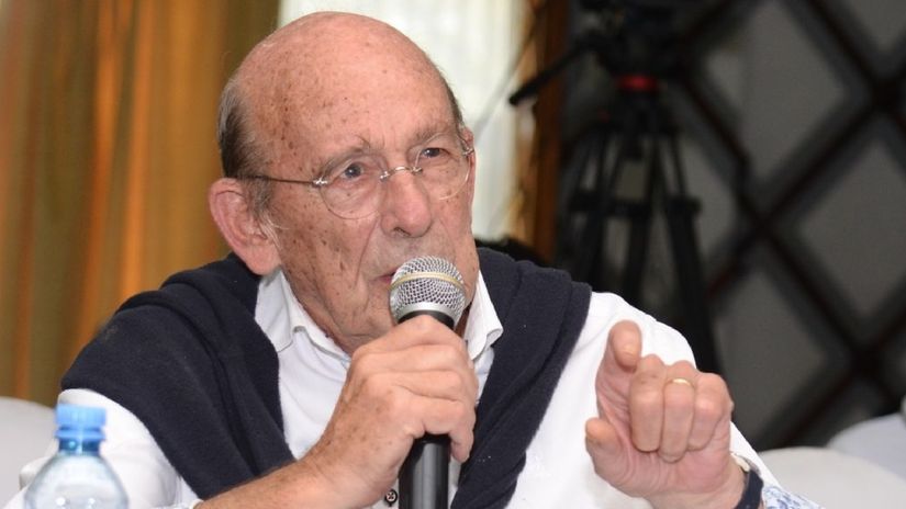 Mathare United’s Bob Munro set for prestigious award | MozzartSportKe